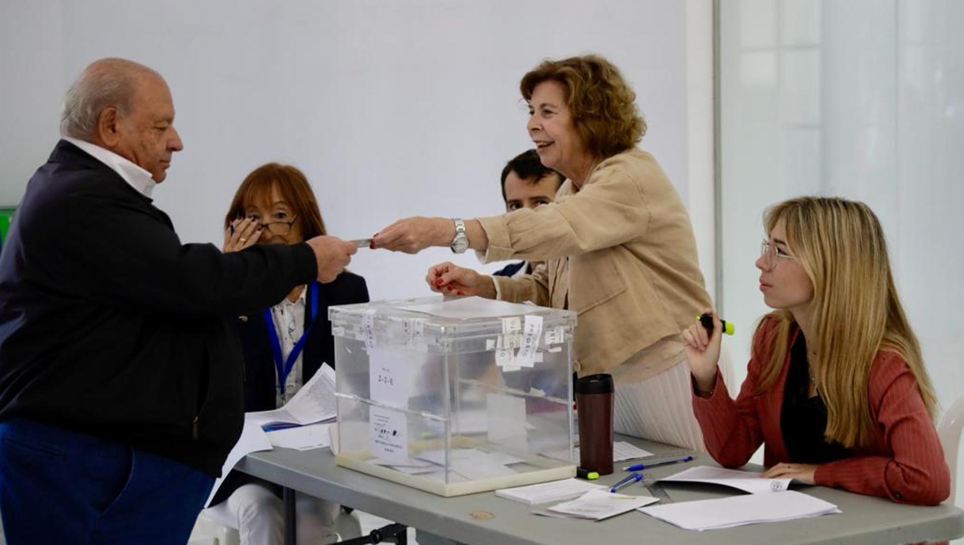 Polling stations close as Spain waits for local election results to ... Polling stations close as Spain waits for local election results to ...
